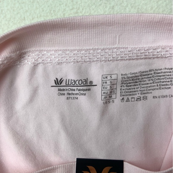 Wacoal | Intimates & Sleepwear | Nwt New Wacoal Light Pink Bsmooth ...